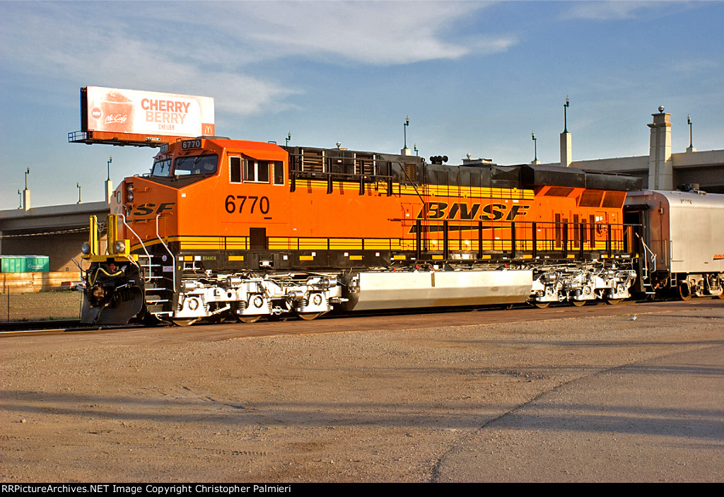 BNSF 6770